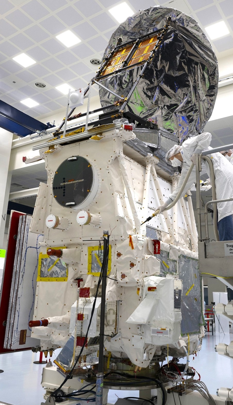 ESR Space celebrates ESA's EarthCARE Satellite Launch